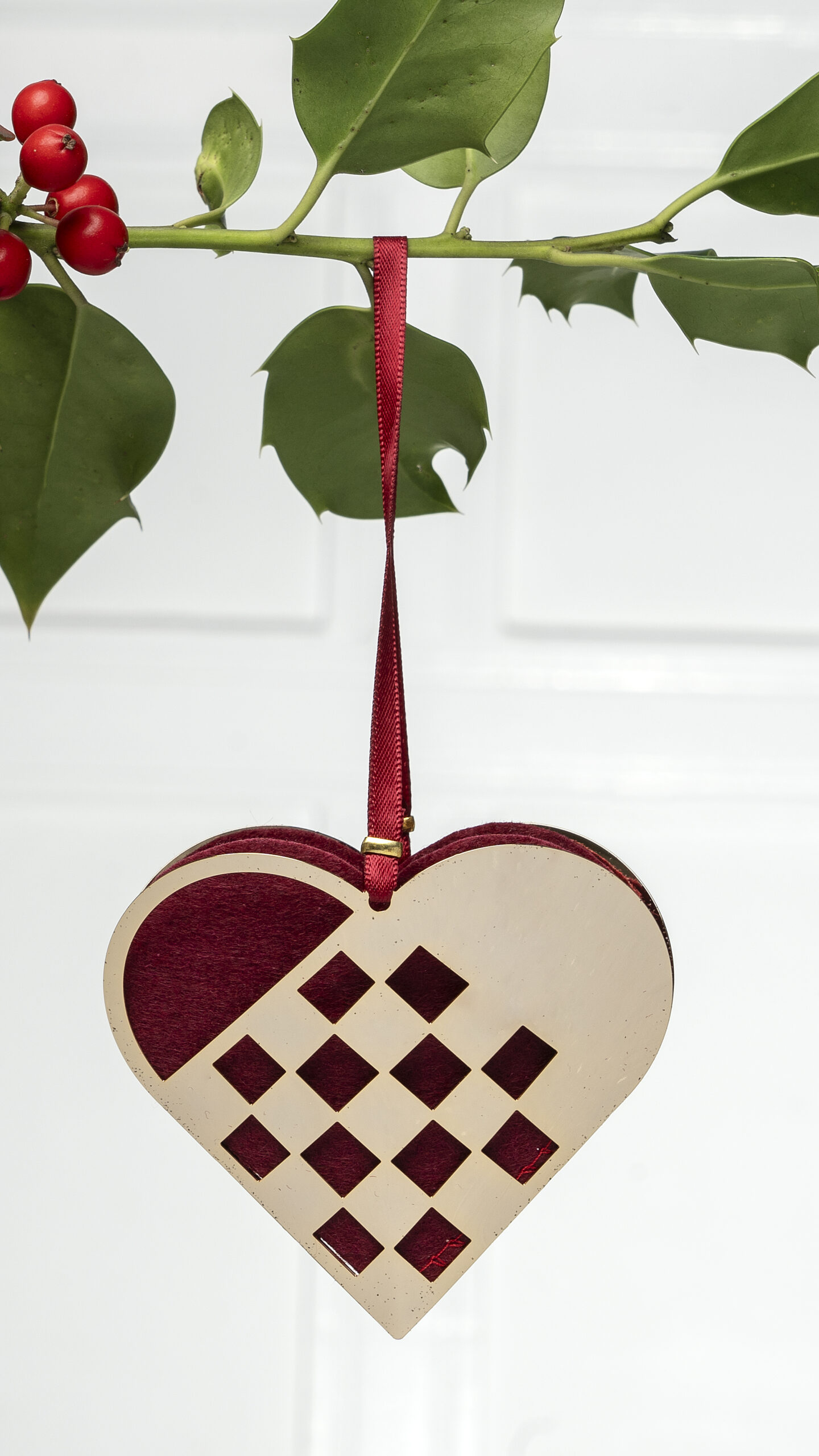 Flettet og forgyldt hjerte fra Nordahl Andersen - SOS Børnebyerne