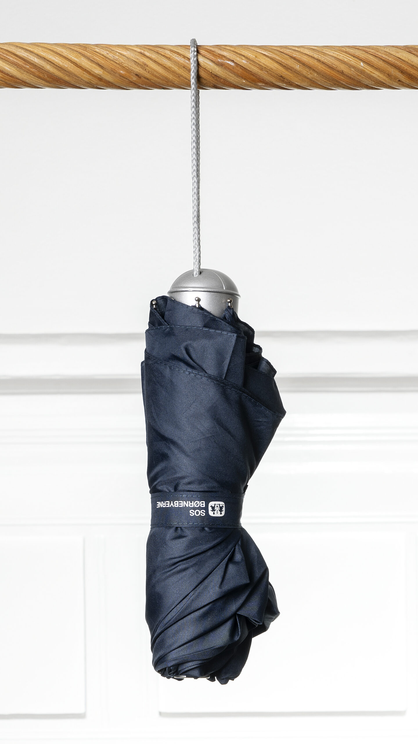 Paraply m. logo - SOS Børnebyerne